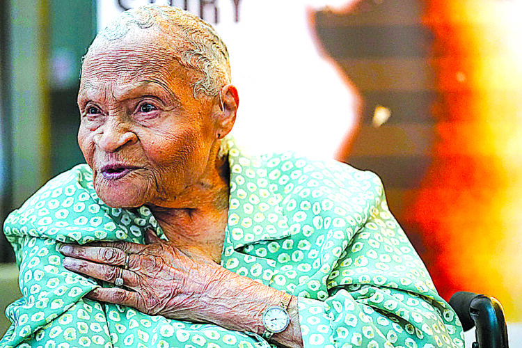 One of the 1921 Tulsa Race Massacre’s last survivors, Viola Ford ...